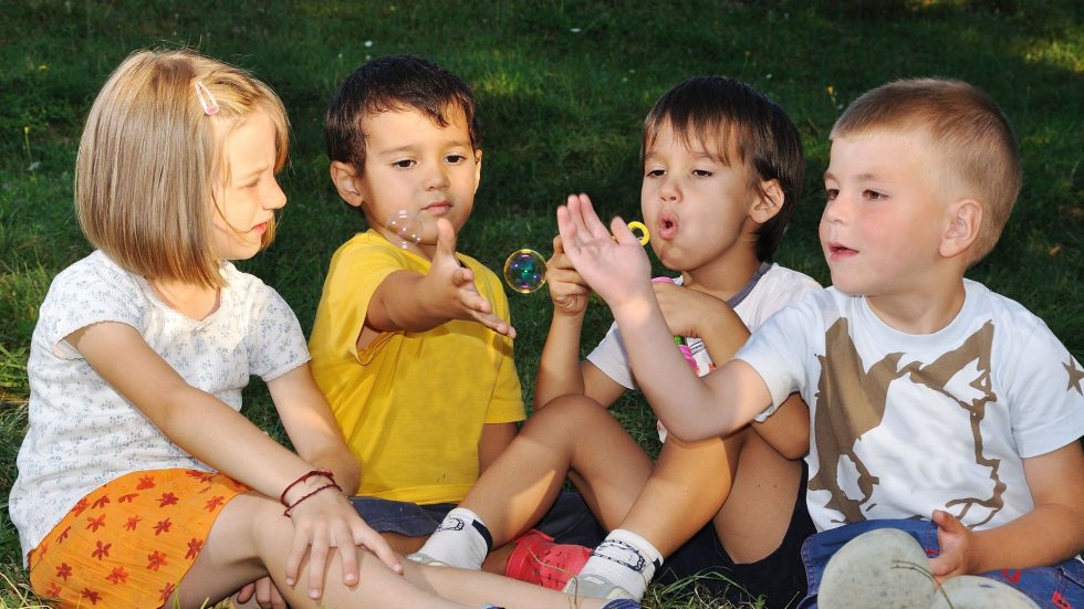 L'impact de l'enfance sur notre développement : Découvrez les clés pour ...